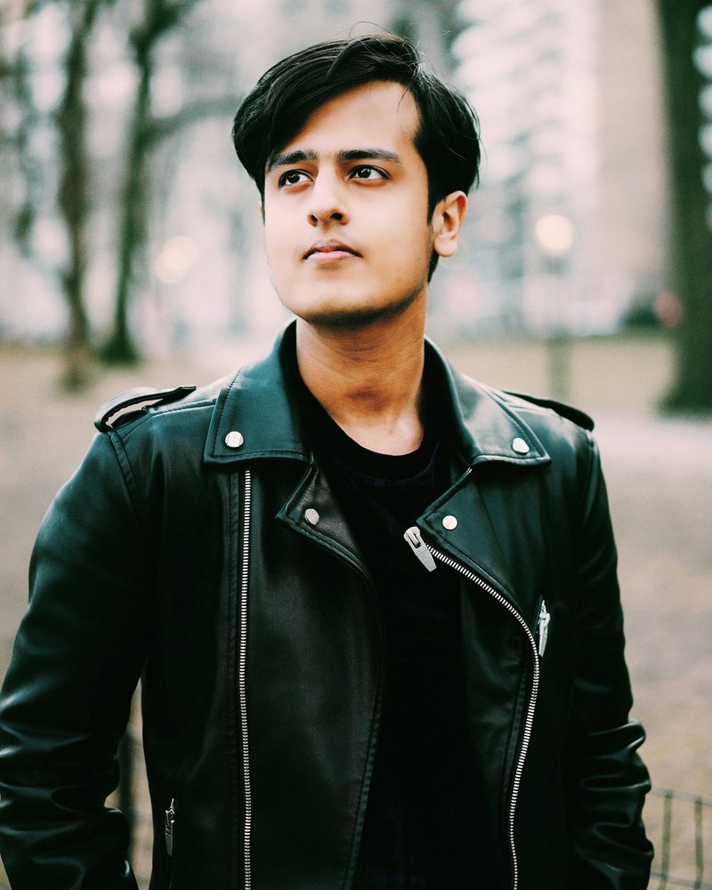 Actor Arush Dayal's "Richard III" stage production | AMW Group Newsroom