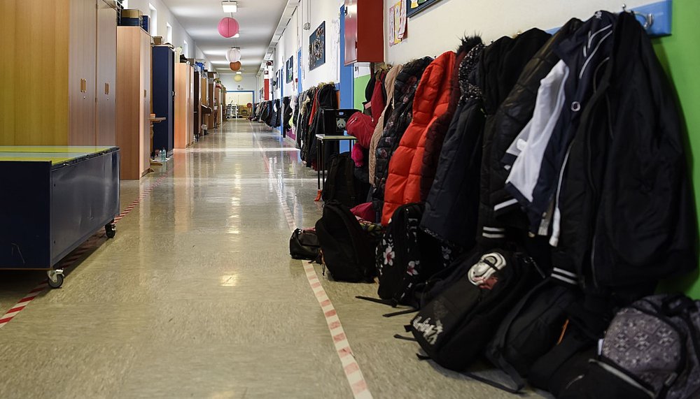 Besmettingscijfers stijgen, code rood in Gents basisonderwijs blijft ...