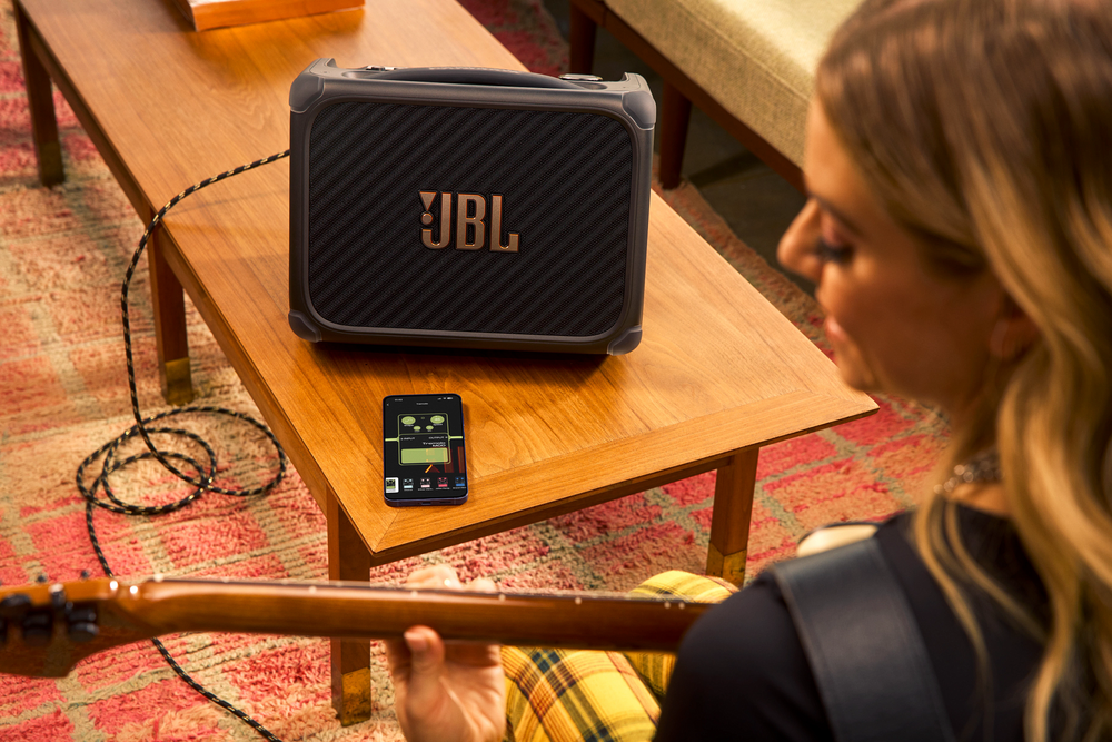 JBL BandBox: A brand new, AI-powered amp and speaker - JBL (news)