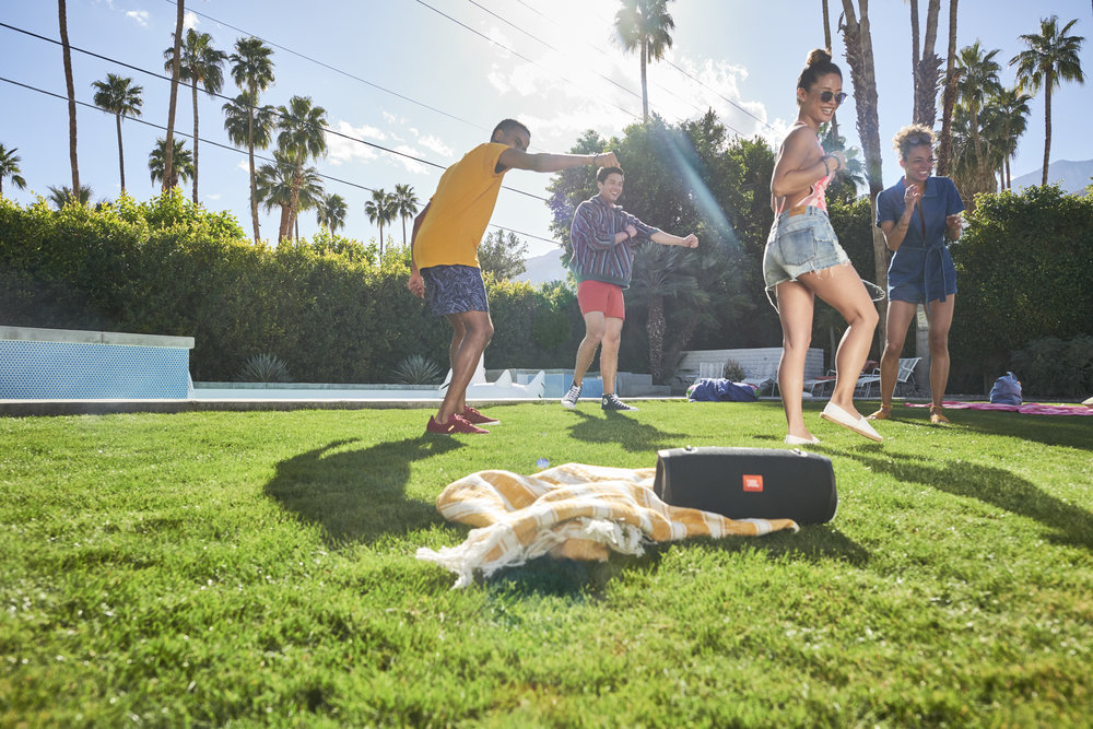 JBL Is All You Need for Your Villa Holiday This Summer - JBL (news)