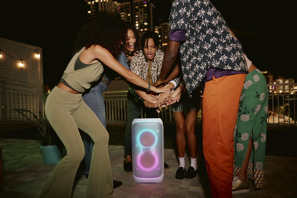 El mejor sonido con nuevos colores: JBL PartyBox Stage 320 y JBL ...