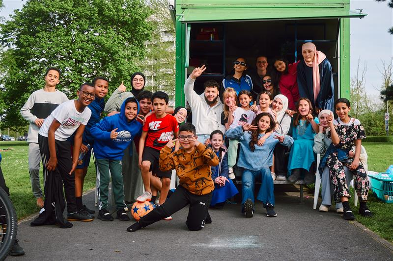 AjKo viert feest: 10 jaar sterk jeugdwelzijnswerk in Kortrijk ...