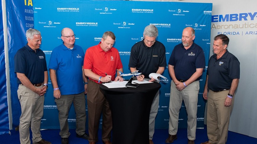 Embry-Riddle selects the ultimate training aircraft, the Cessna Skyhawk ...