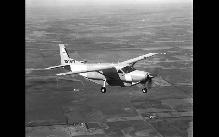Cessna marks 30th anniversary of Caravan utility aircraft | Textron ...