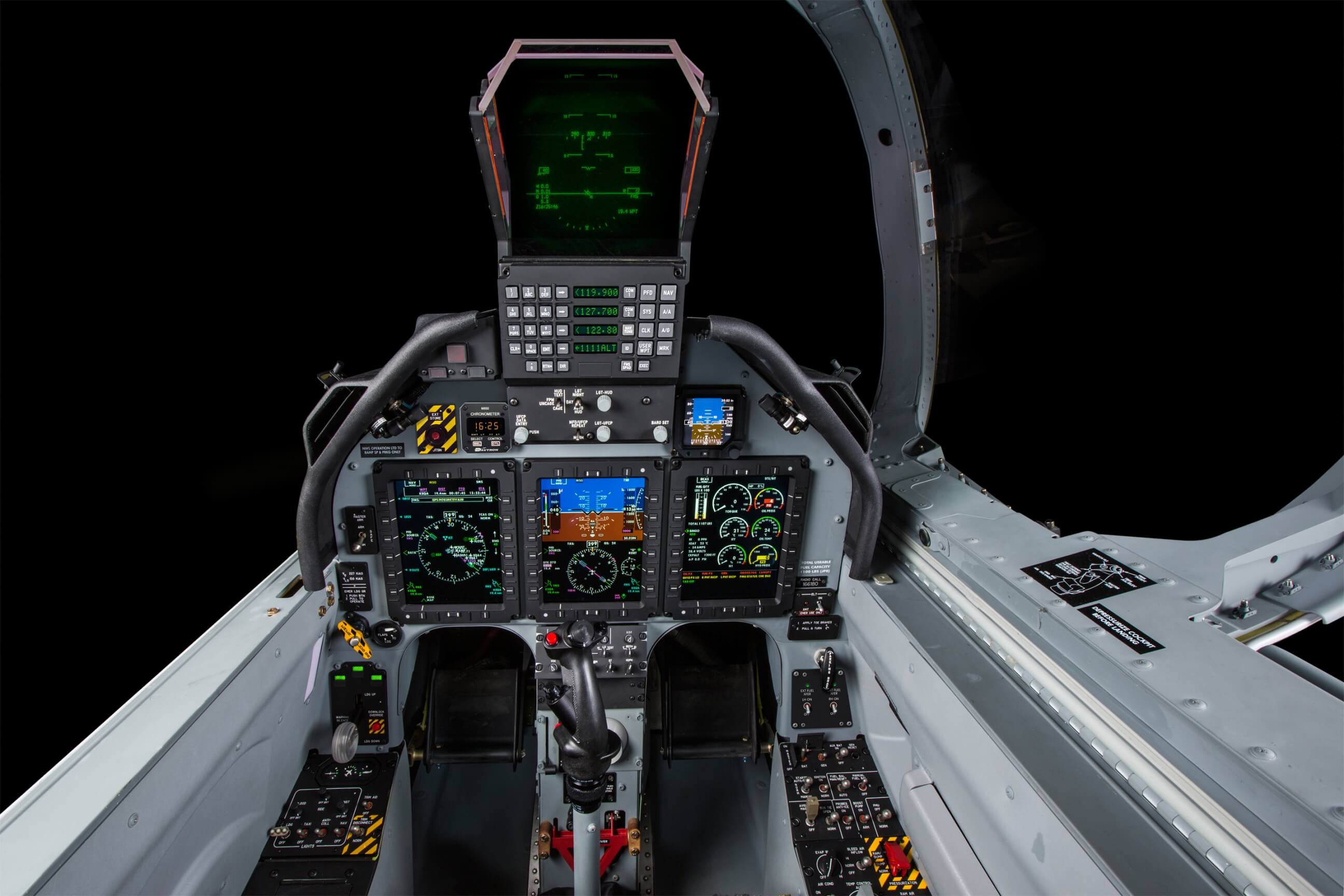 Media Kit: T-6C Photos | Textron Aviation Media Center