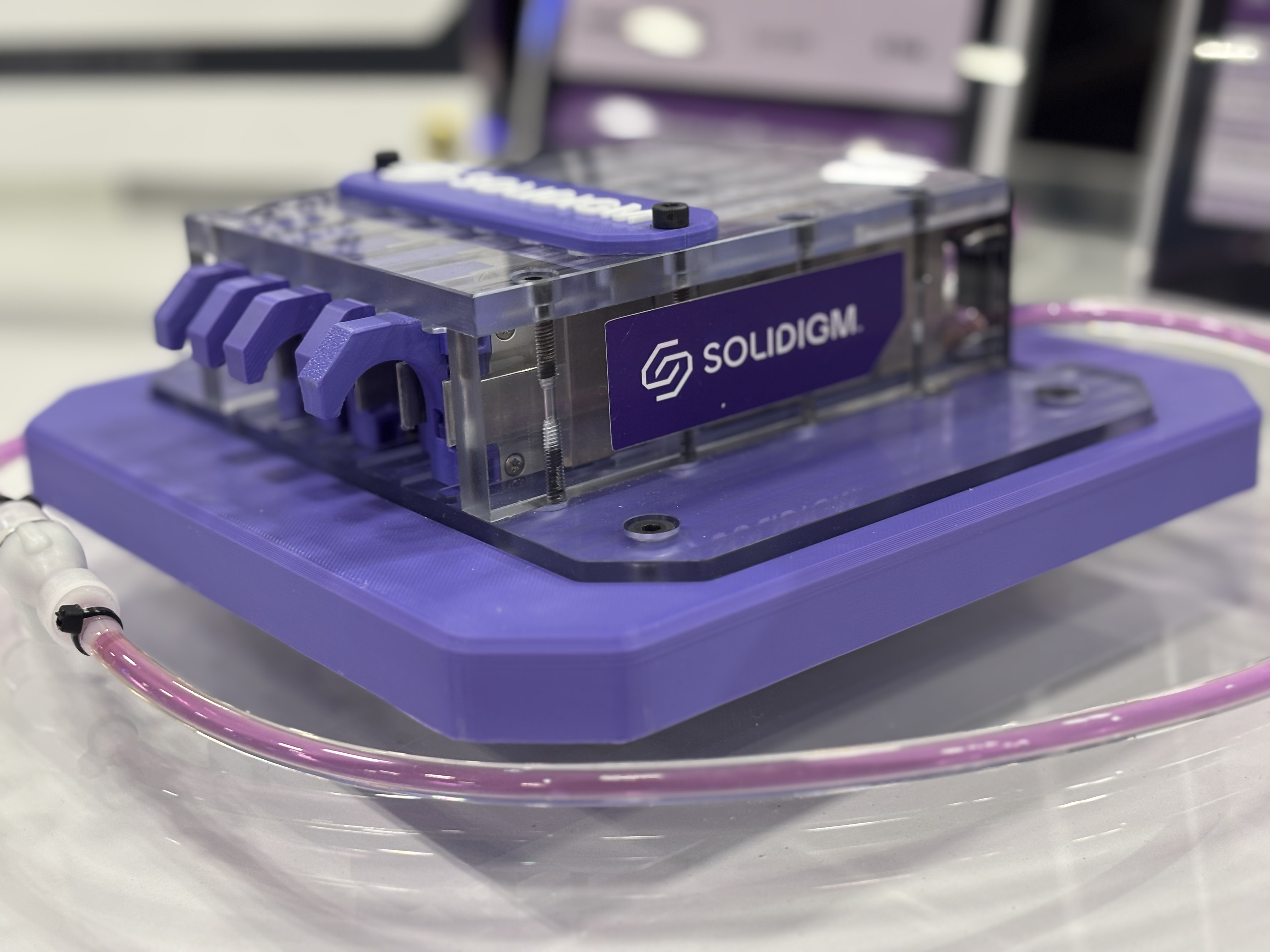 Solidigm Extends eSSD Liquid Cooling Leadership at SC25 | Solidigm Newsroom