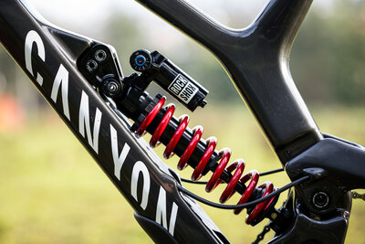 ALL-NEW CANYON SENDER CFR DOWNHILL BIKE UNVEILED WITH HIGH-PIVOT ...